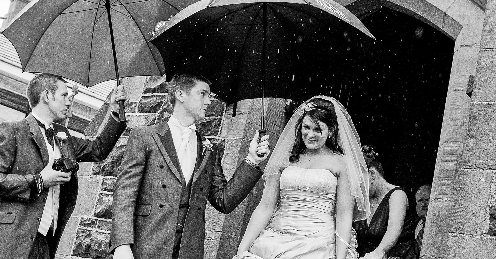 rain-on-your-wedding-day-wedding-hints-tips-paulcrawford